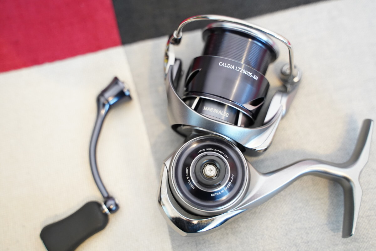 【実釣レビュー】25カルディアLT2500S-XHをインプレ。どんなに人におすすめ？ | たにせん